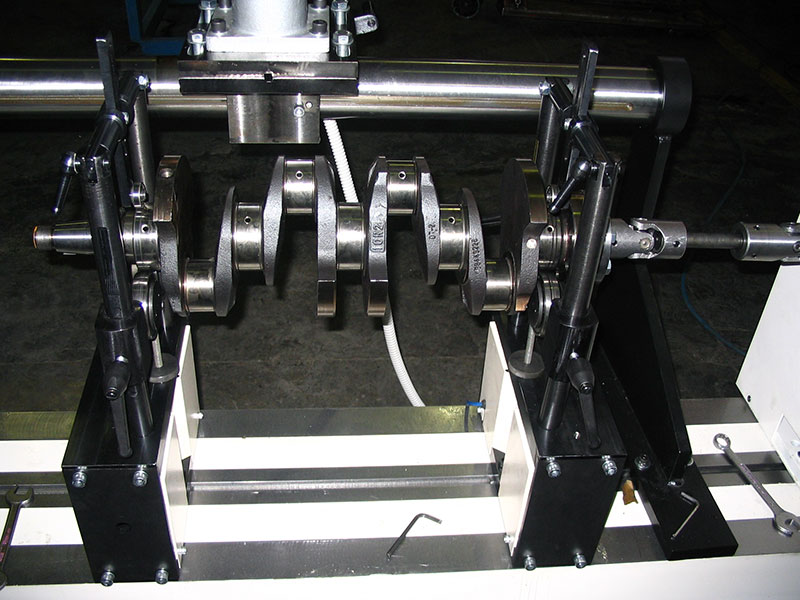 Universal Crankshaft Balancing Machine | Messmatic - Balancing Machines ...